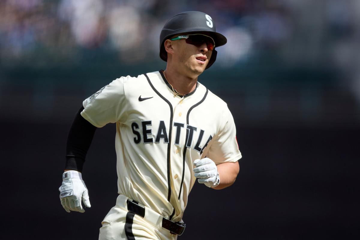 Rob Refsnyder busts out with first M’s home run | Mariners notebook
