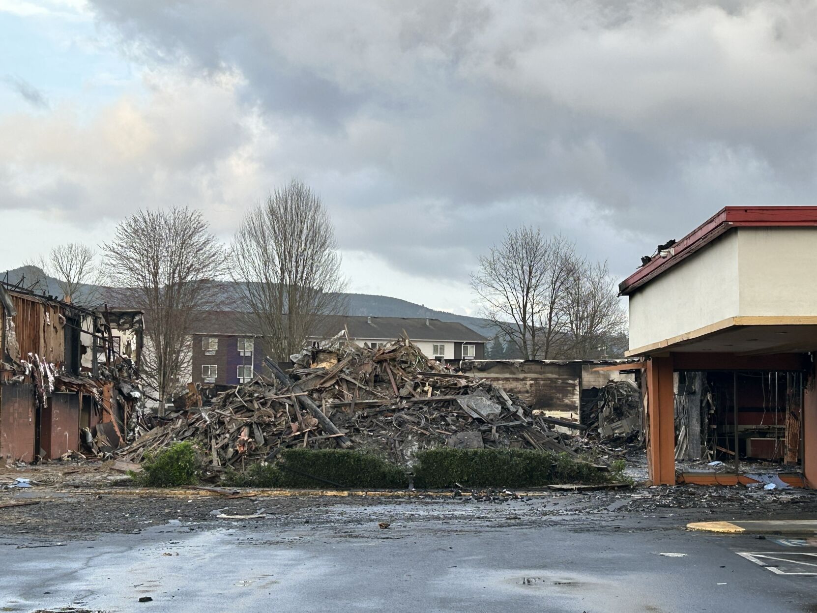 PHOTOS: Red Lion Hotel fire in Kelso