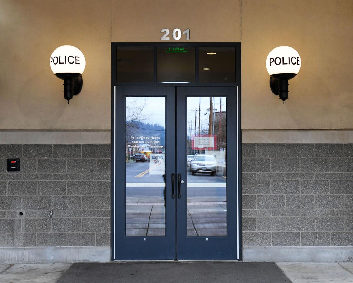 Kelso police investigate three bodies found at residence Friday