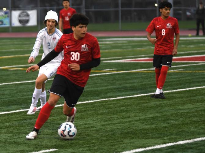 Jacks handle Monarchs in boys soccer Thursday