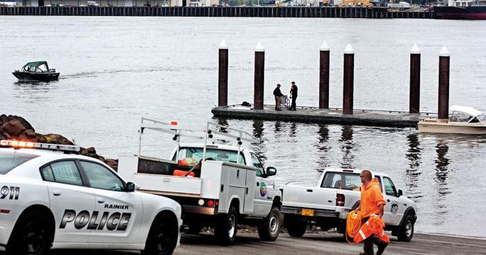Bystanders rescue man from Columbia River using fishing gear, cooler