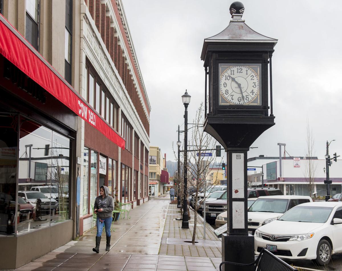 Former mayor, Rotary chime in to restore historic clock