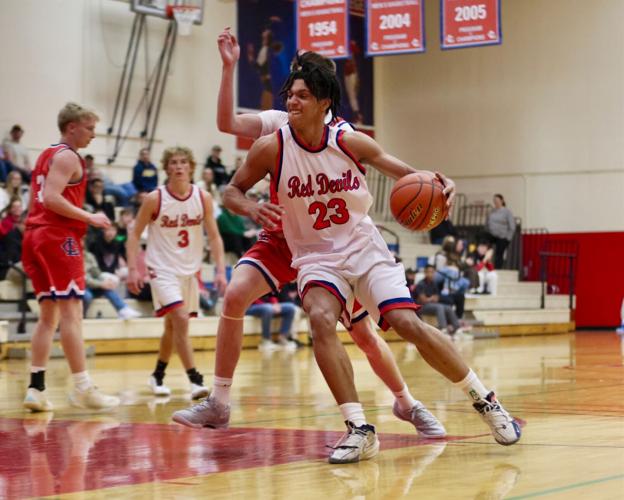7 Cowlitz County boys basketball players join all-area game
