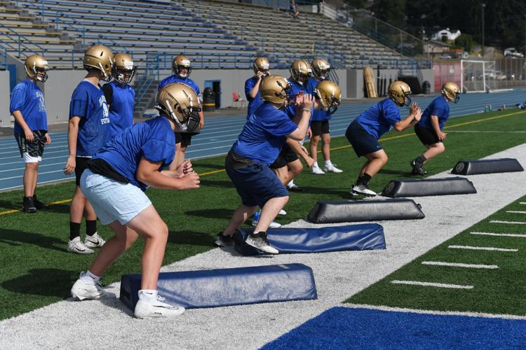 3A High School Football Preview: Broad shoulders of Payton Stewart to ...