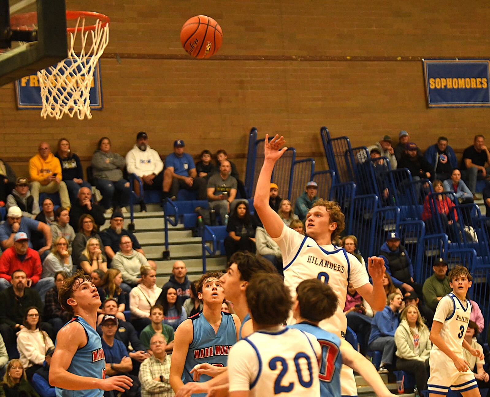 Scots beat Monarchs in boys basketball Friday