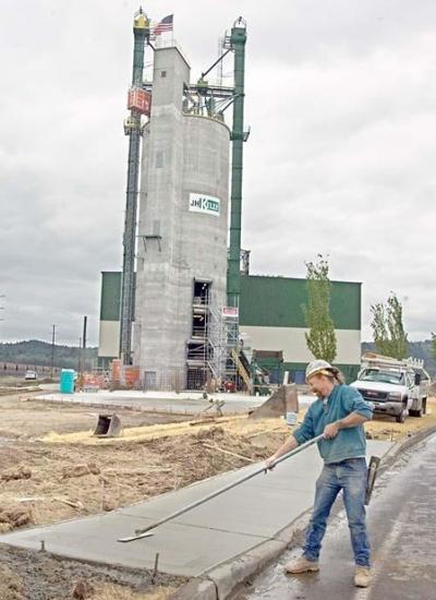 Cameron Family Glass plant up for auction next month