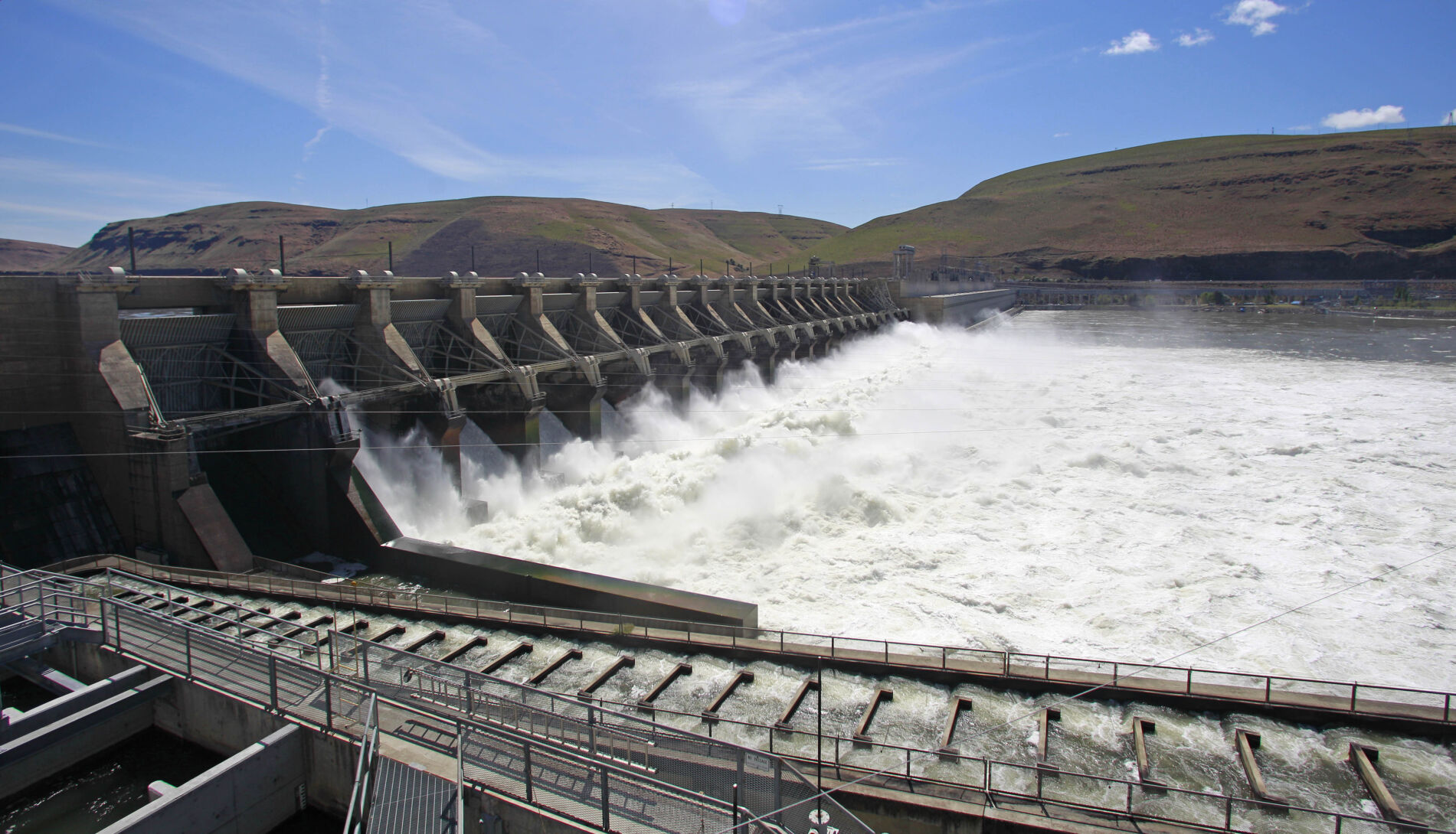 Feds lower John Day Dam reservoir to reduce Columbia River flood risk