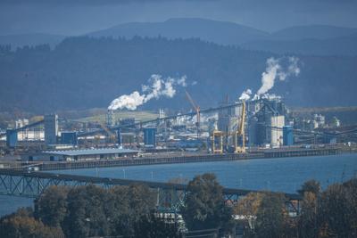 Tariffs threaten top destination of Longview, Kalama ports