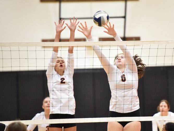 2B District Volleyball: Kalama sweeps through first games, Wahkiakum splits