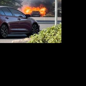 UPDATE: Car ignites on fire at Kelso Safeway