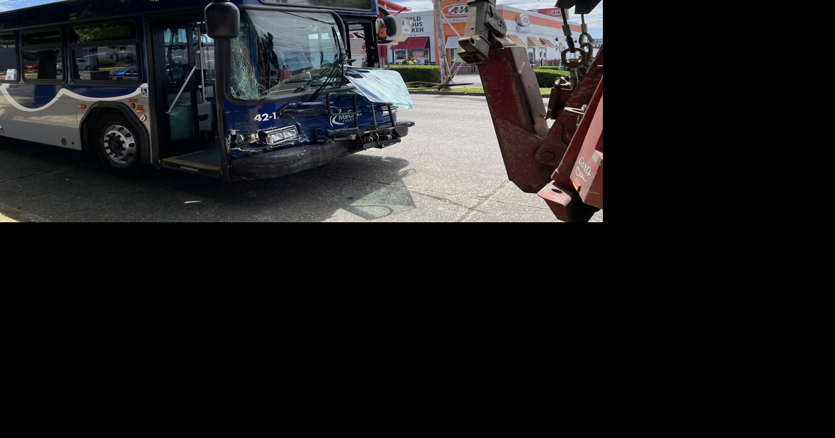 Longview crash involving RiverCities bus sends 3 to hospital