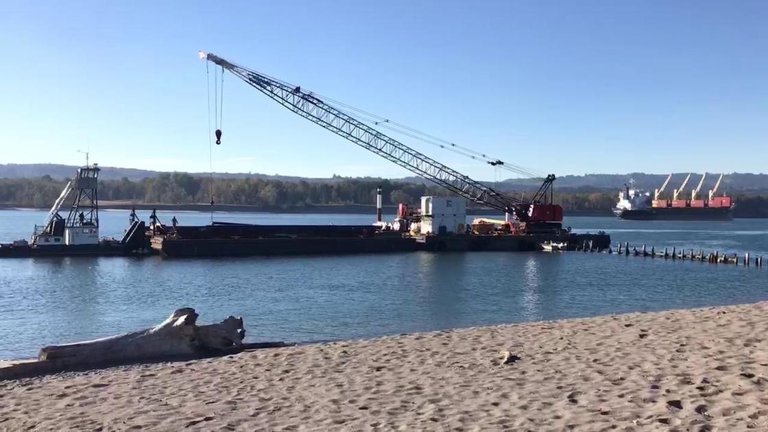 VIDEO: U.S. Army Corps of Engineers improve Columbia River pile dikes ...