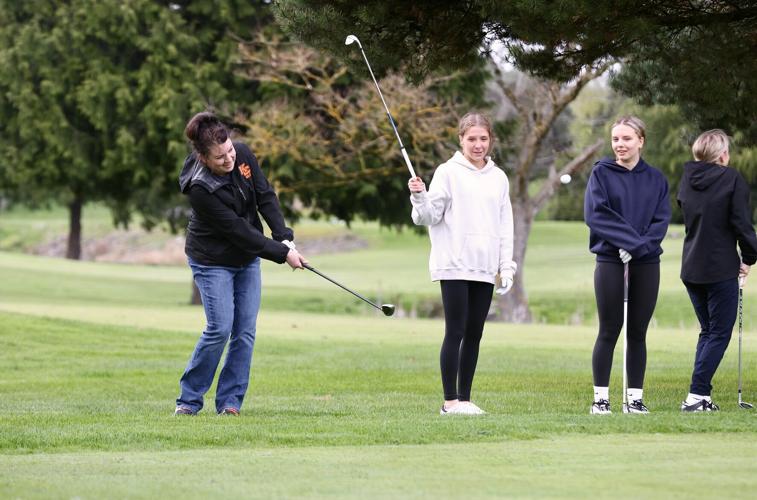 New golfers and coach take on Kalama girls golf first season