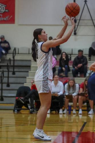LCC Women's Basketball Larson