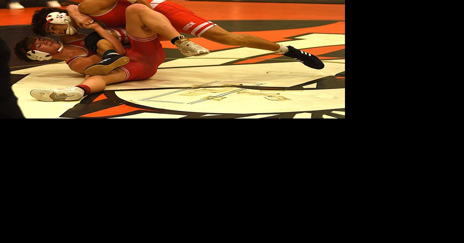 Rockets, 'Nooks join first 1A WA dual wrestling meet