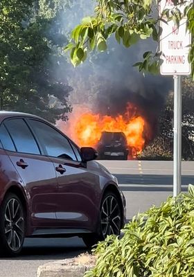 UPDATE: Car ignites on fire at Kelso Safeway