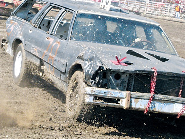 Heavy metal car battle rages at county fair
