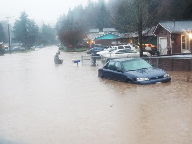 WATCH: Flood damages and road closures across Cowlitz County on Thursday