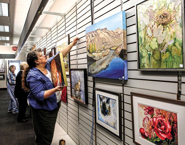 Spring exhibit opens at Kelso mall