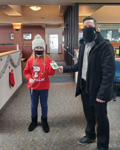 Eight-year-old and grandmother win TDN's Where's Santa? contest