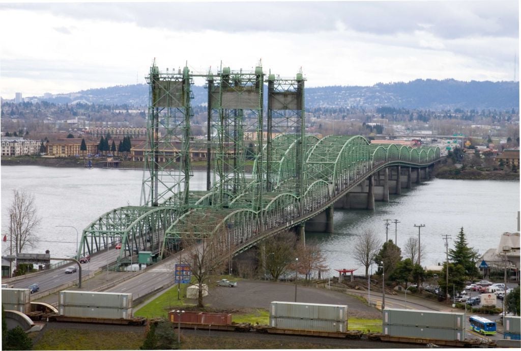 I-5 Bridge replacement program studies auxiliary lane options