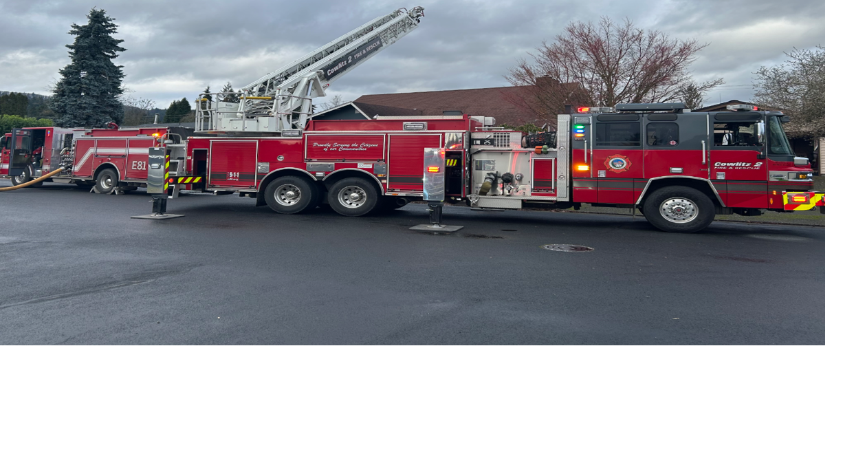 Fire displaces residents in Kelso