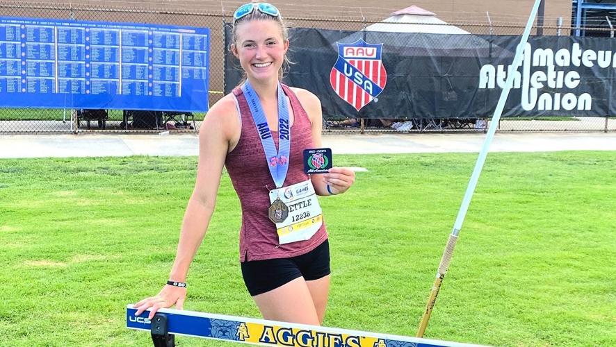 Track and Field: Kelso's Josie Settle makes big leap, finishes 3rd in ...