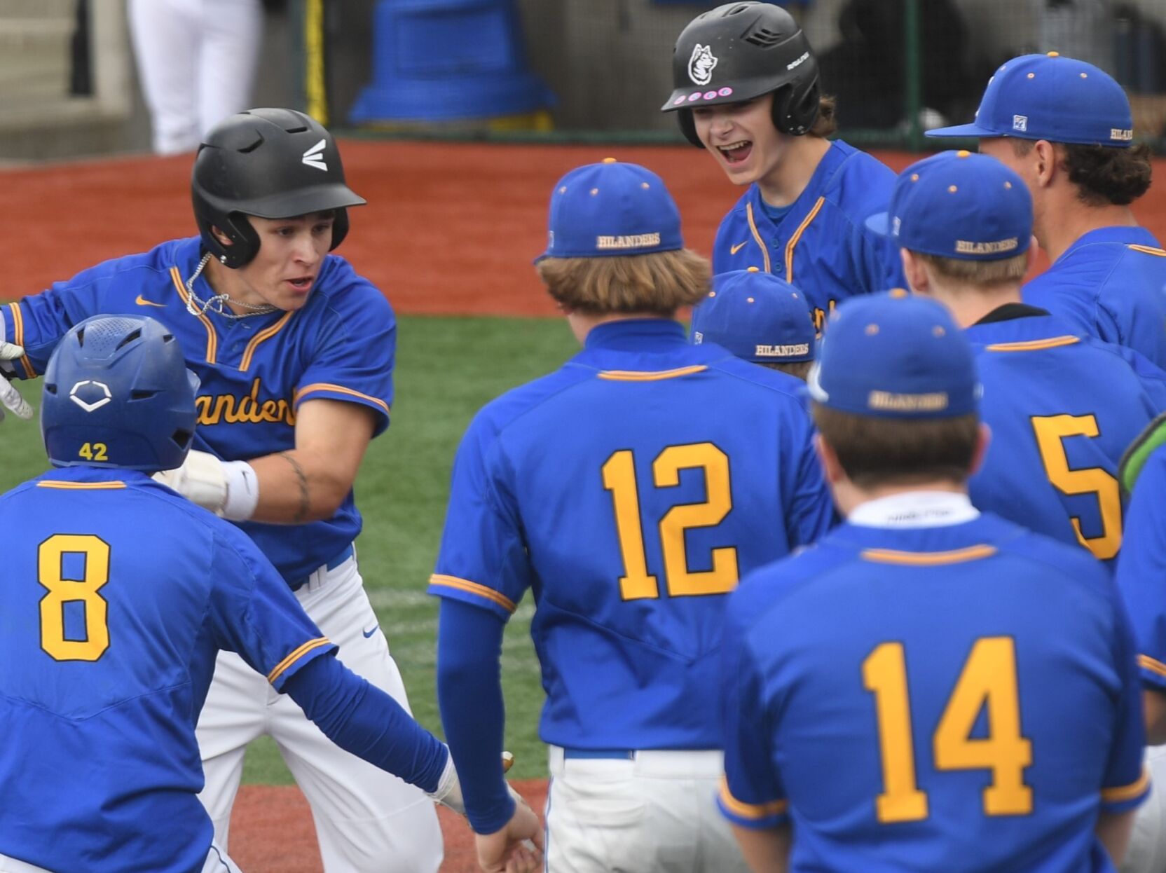 Larwick's home run, Collins' pitching lead Kelso to victory