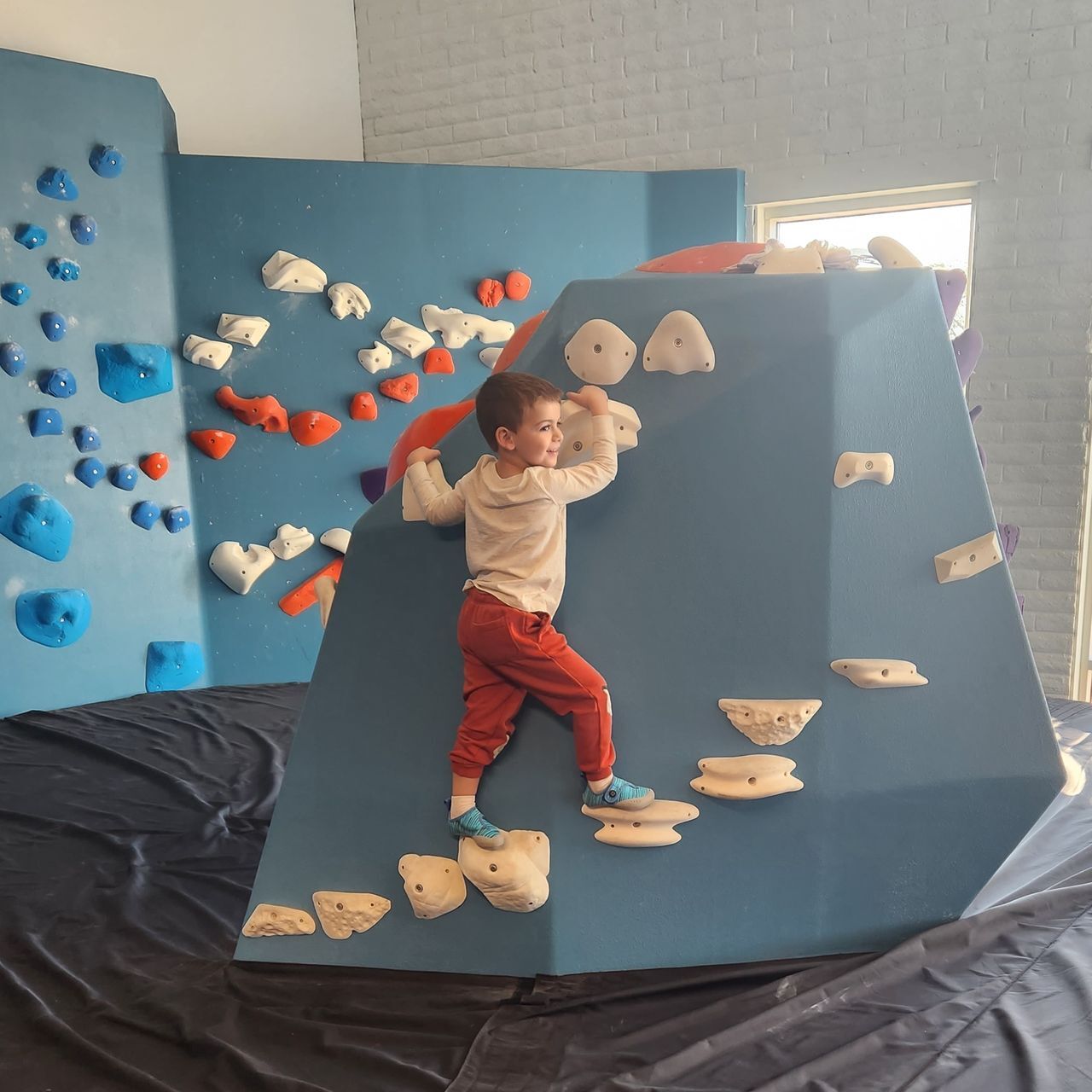Tempe gym takes rock climbing to new heights | Community | tempenews.com