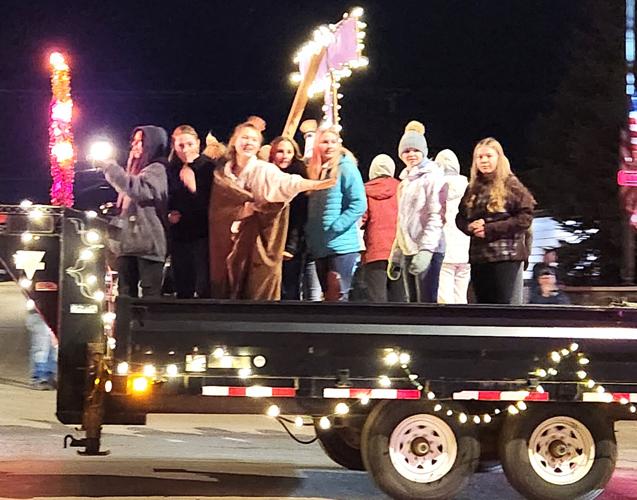 Light parade kicks off the holiday season | News | terrytribune.com