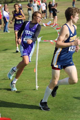 Cross country team takes on windy conditions | Sports | terrytribune.com