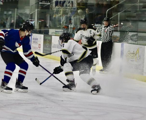 High school hockey team places eighth at the state championships in Sun ...