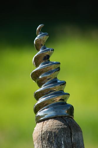 Fence post sculpture show brings Greg Geffner's art to the countryside ...