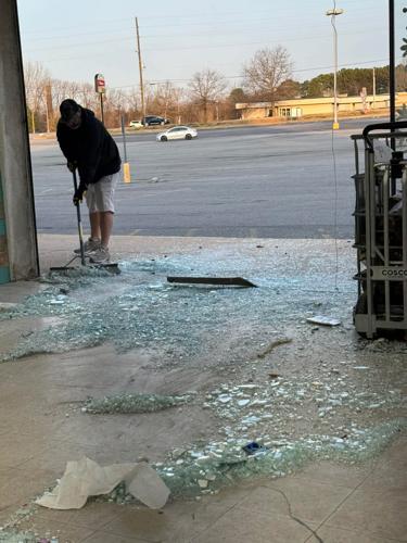 Gun store may have been target of break in at Lexington bargain ...