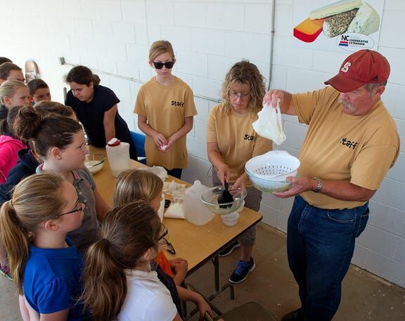 Hands-on approach teaches students about agriculture | News | the ...