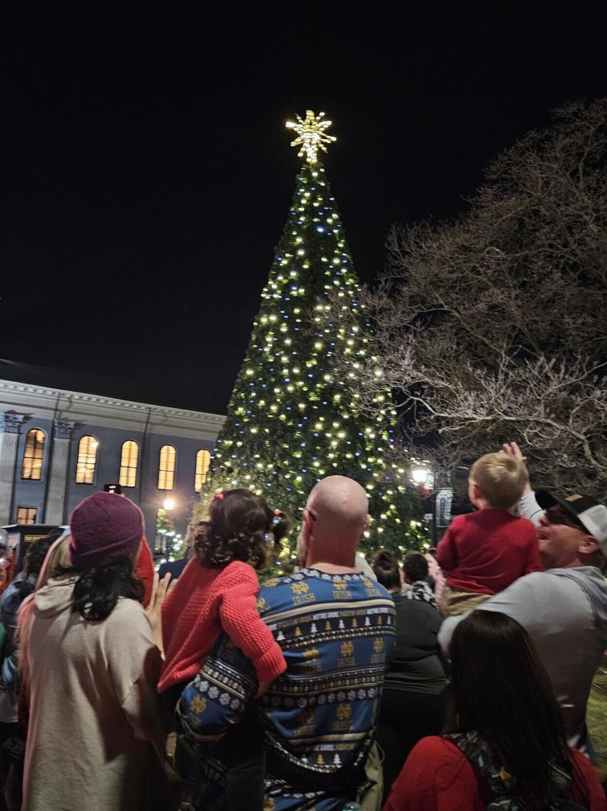 Holiday magic hits Uptown Lexington’s Christmas Open House, Tree ...