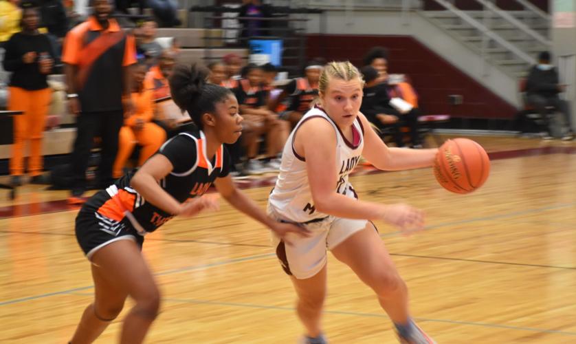 Bench big in Lady Maroon win | Sports | the-messenger.com