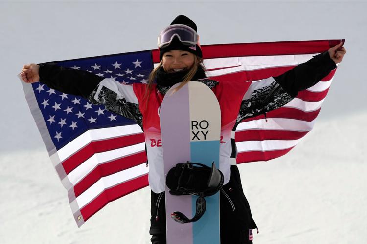 2-time Olympic champion Chloe Kim injures shoulder, 'trying to stay ...