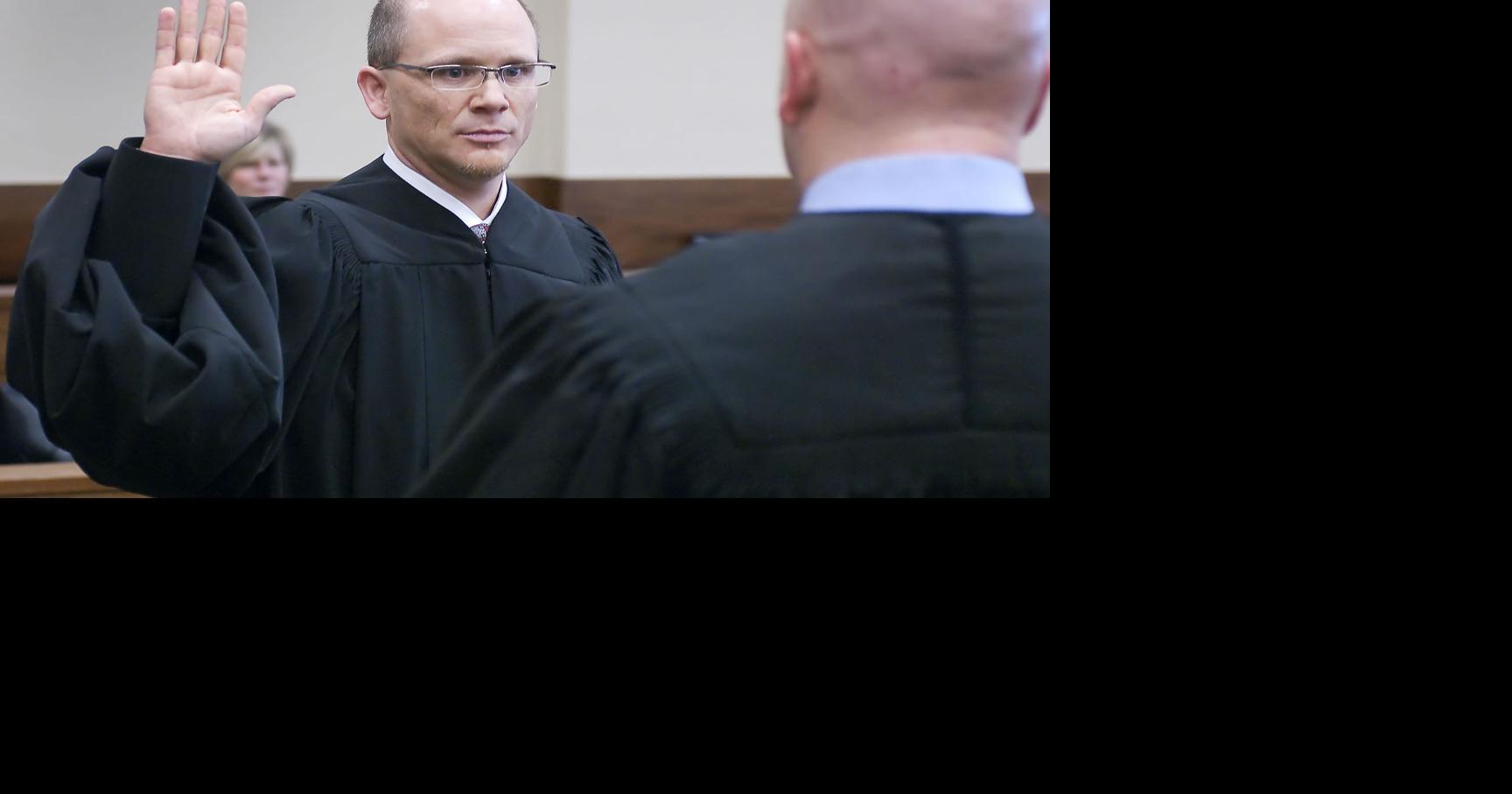 Judge Greg Pollard is sworn in | News | theadanews.com