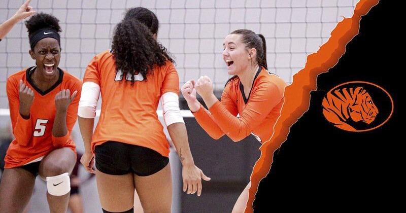 ECU volleyball team sweeps past Pioneers | Local Sports | theadanews.com