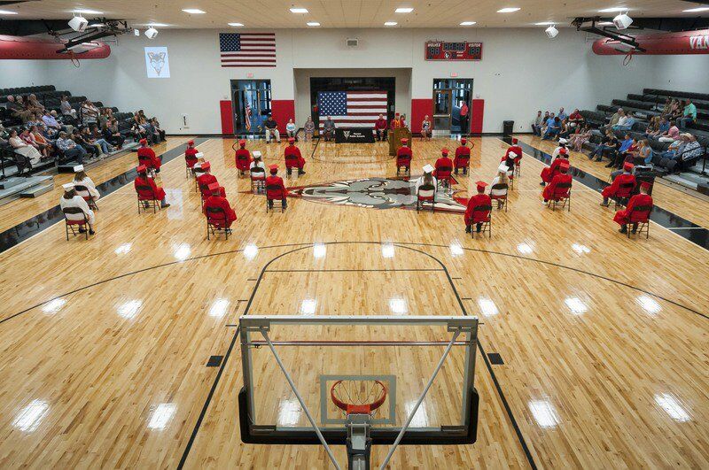 Vanoss schools host first indoor spring 2020 graduation | Local News ...