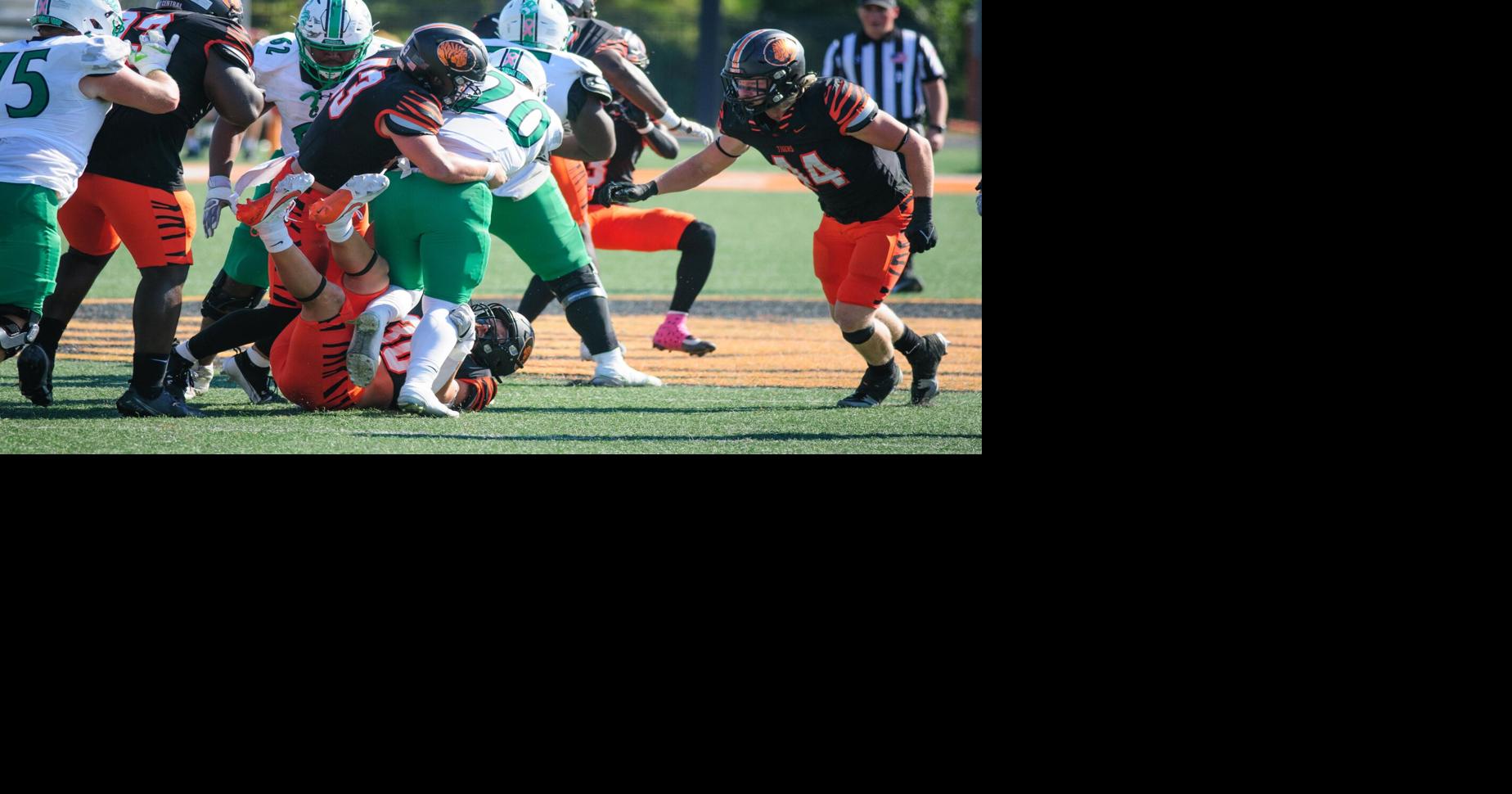 ECU rolls over Boll Weevils on Homecoming day | Sports | theadanews.com