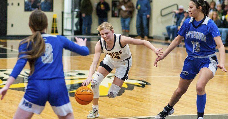 No. 3 Pittsburg takes down Roff girls, No. 2 Tigers rolling | Local ...