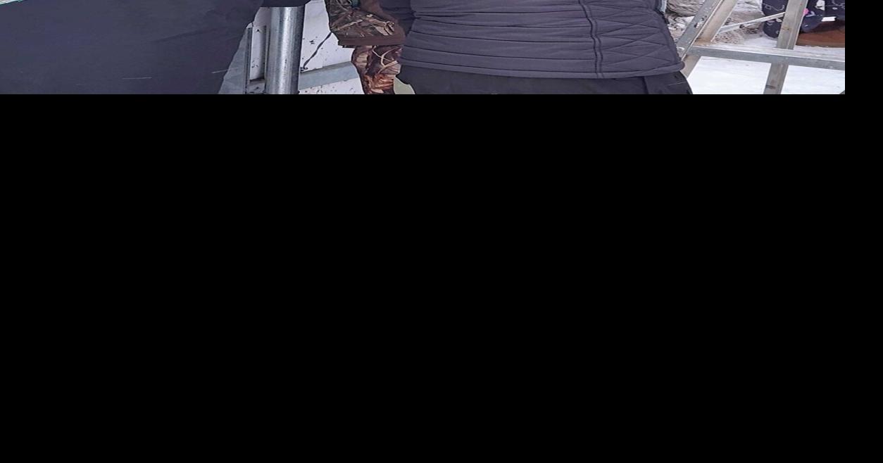 River Valley volunteers make ice in the sun | News | theameryfreepress.com