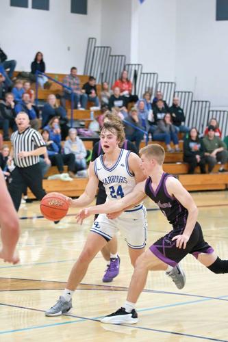 Home loss, road win | Sports | theameryfreepress.com