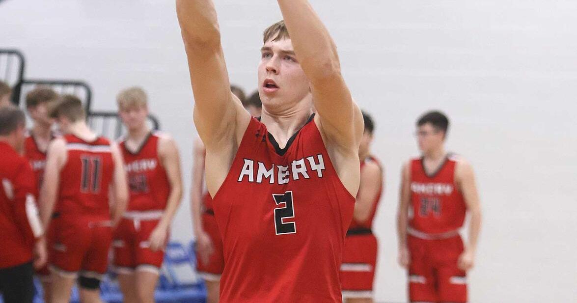 Amery boys eclipse last year’s win total | Sports | theameryfreepress.com
