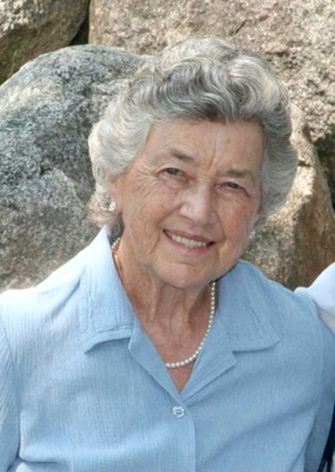 Vernelle Rasmussen | Obituaries | theameryfreepress.com