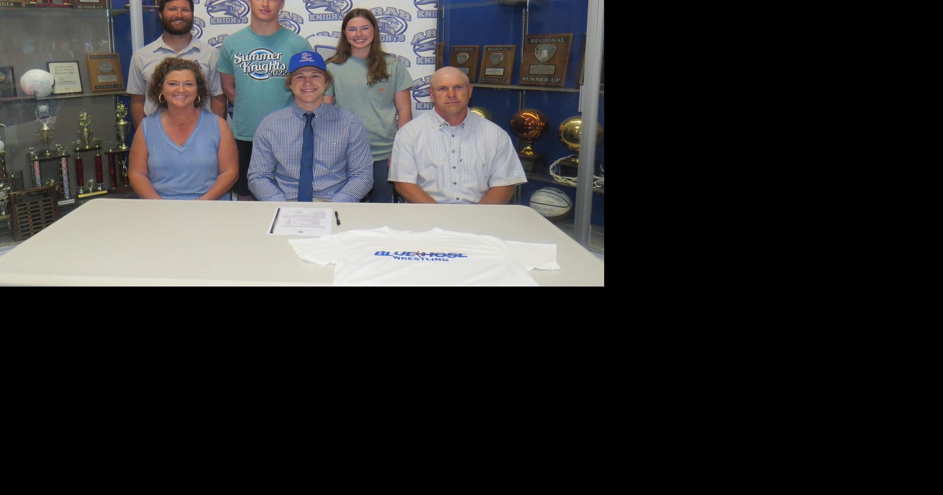 Caleb Roe to wrestle at the next level | Sports | thearabtribune.com