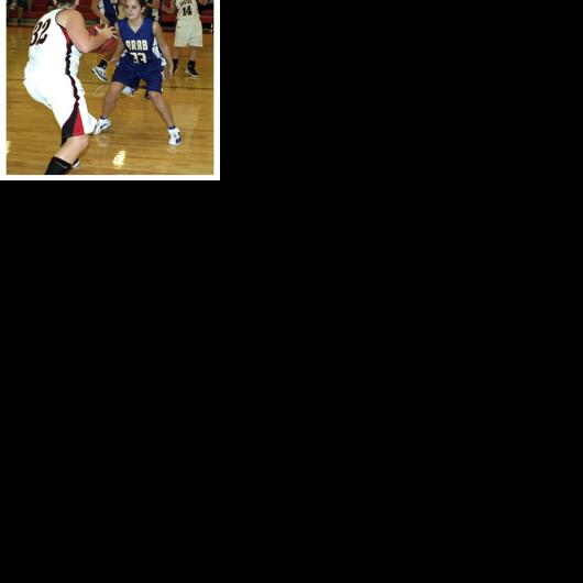 Alexis Collins applies pressure | Sports | thearabtribune.com