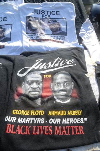 Seller offers t-shirts, masks outside Arbery hearing | Local News ...